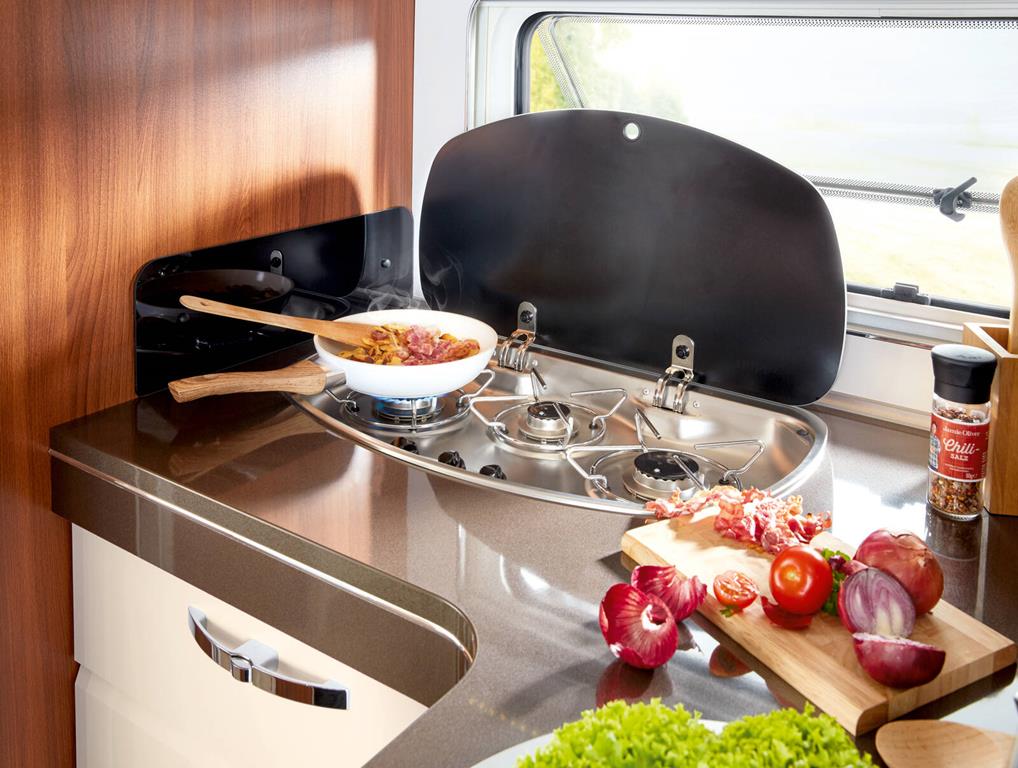 How to operate the control panel in the motorhome