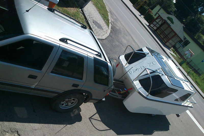 Przyczepa kempingowa, która pływa